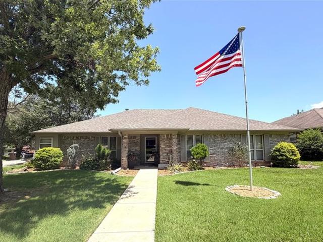 1330 36th St NE, Paris, TX 75462