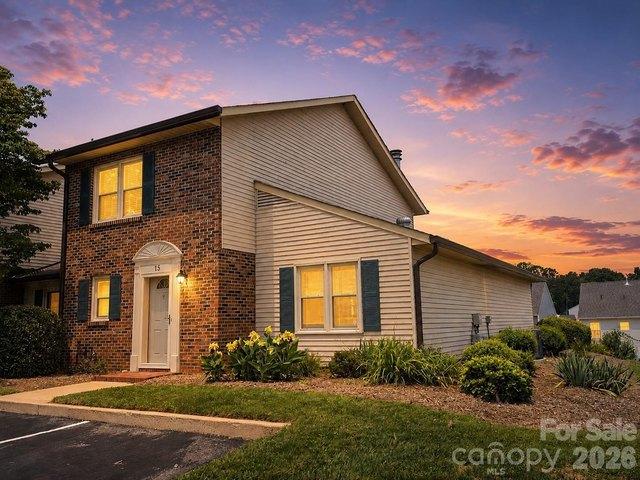 1330 5th St NE Apt 15, Hickory, NC 28601