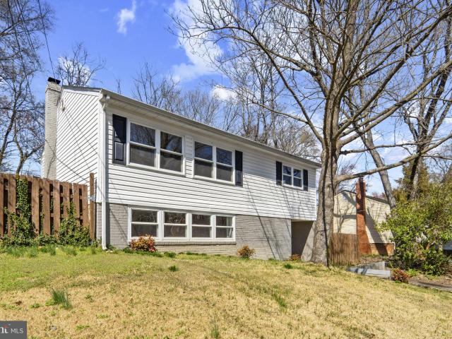 13312 Maple Leaf Ln, Woodbridge, VA 22191 | MLS #VAPW2115 | Compass