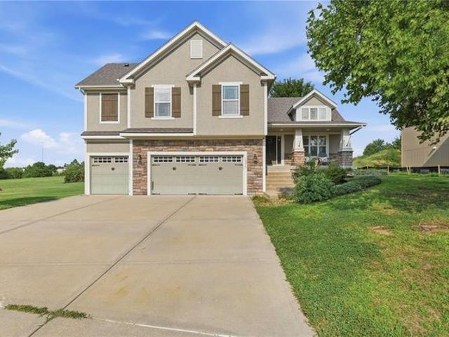 13317 Davis Ave, Bonner Springs, KS 66012