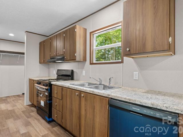 1331 Maiden Wood Circle