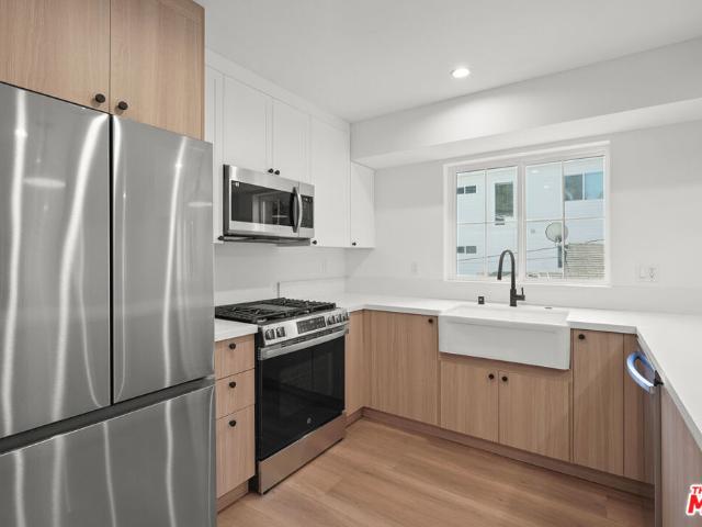 1331 N June Street 1/4