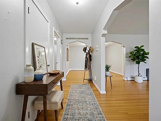 1331 Augusta AVE