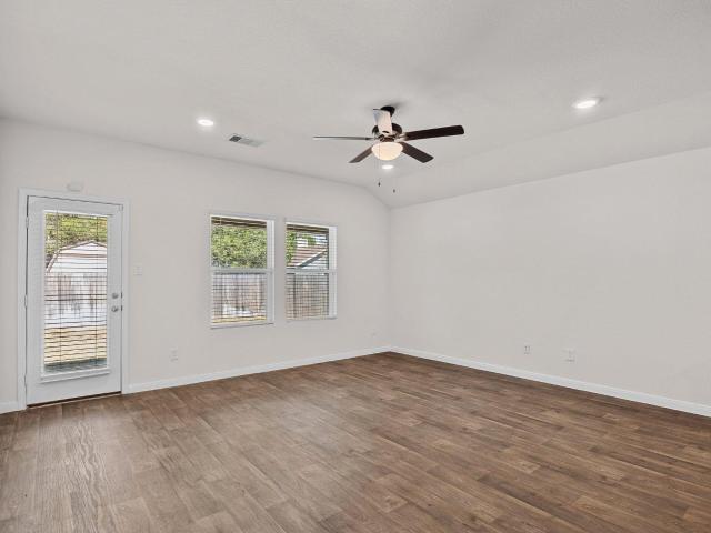 1331 Camden Ln