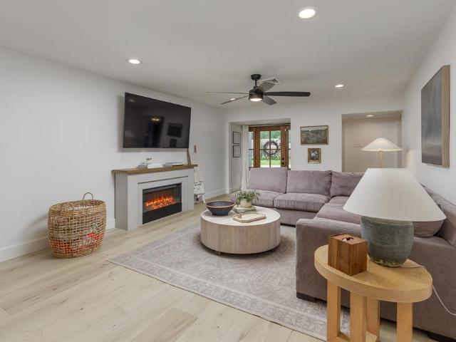 1331 Cloverdale Drive