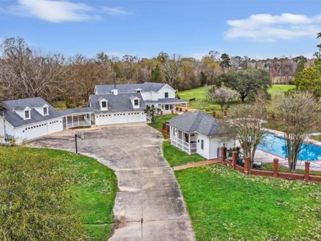 1331 County Road 2071, Hull, TX 77564