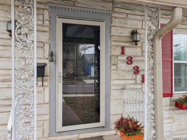 1331 W Rosewood Ave