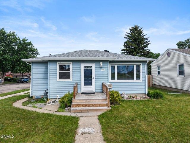 1331 15th St N, Bismarck, ND 58501
