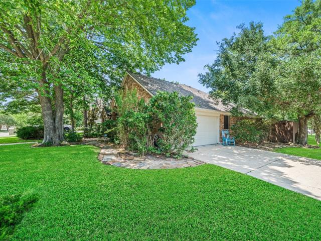 13322 Enchanted Way Drive