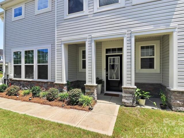 13327 Savaine St, Charlotte, NC 28278