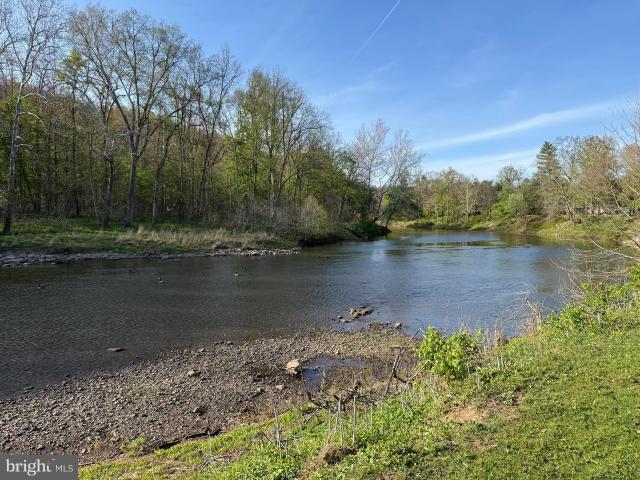 13328 Cacapon Rd, Great Cacapon, WV 25422 | MLS #WVMO2007 | Compass
