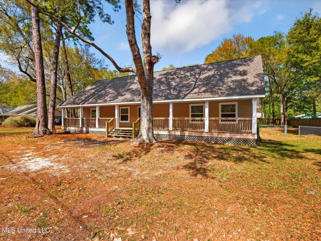 1332 Oak St, Ocean Springs, MS 39564 | MLS #4143 | Compass