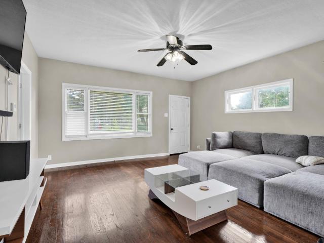 1332 Oak St #11 & 14