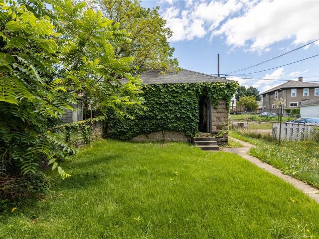 1332 Orchard Ave