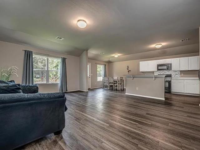 1332 Dustin Drive