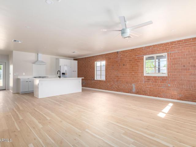 1332 e diamond street # mh