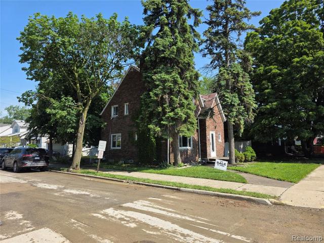1332 Fort Park Boulevard