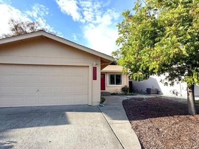 1332 Garmont Ct, Rohnert Park, CA 94928