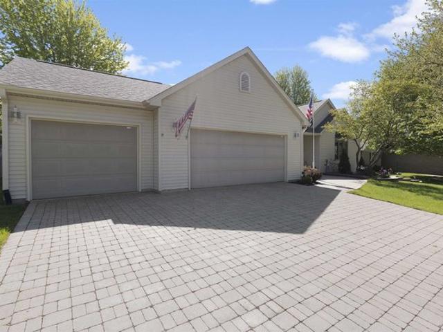 1332 Griggs Rd, Rockford, IL 61108