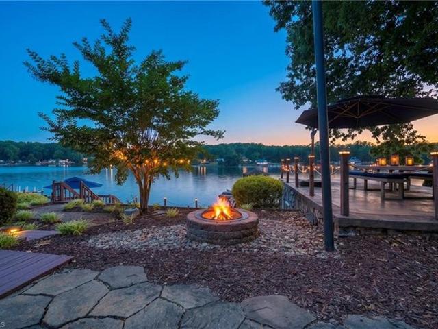 1332 Lake Drive 9, Lexington, NC 27292