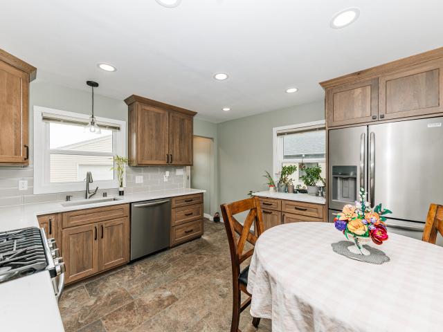 1332 S 94th St