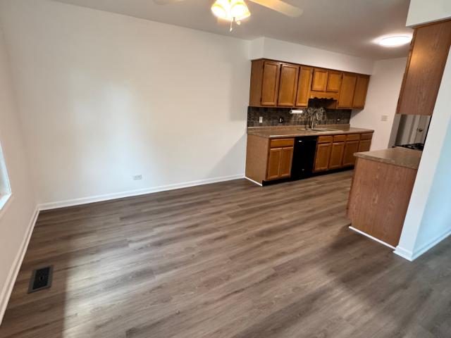 1332 Sandhurst Lane # B