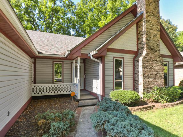 1332 W Mcgee Street