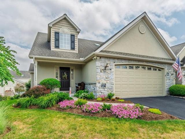1332 Willow Creek Dr, Mount Joy, PA 17552