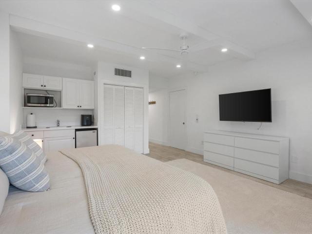 13334 Polo Club Road #211, Wellington, US, FL