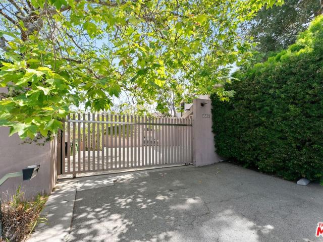 13335 Mulholland Dr, Beverly Hills, CA 90210 | MLS #26704