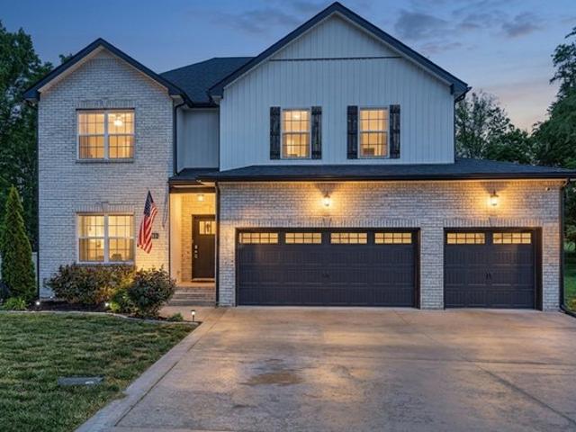 1333 Morning Star Dr, Clarksville, TN 37042
