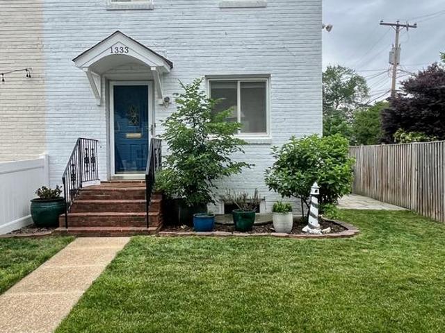 1333 Oronoco Street