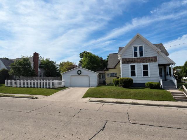 1333 Clara Ave