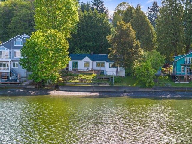1333 East Bay Dr NE, Olympia, WA 98506