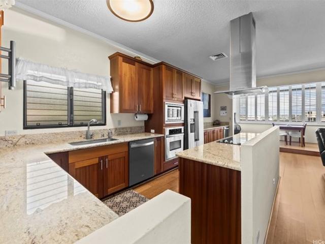 1333 Heulu St Phs 1 & 1201, Honolulu, HI 96822