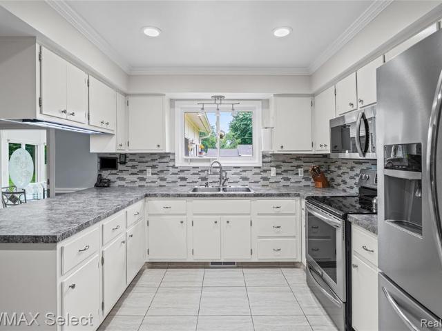 1333 Hidden Oaks Court