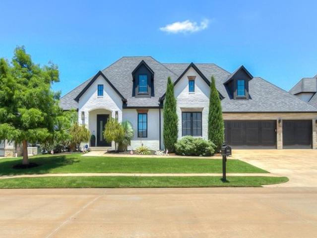 1333 Regency Bridge Cir, Edmond, OK 73034