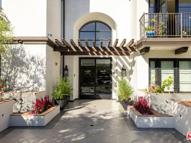 1333 S Orange Grove Avenue PH504