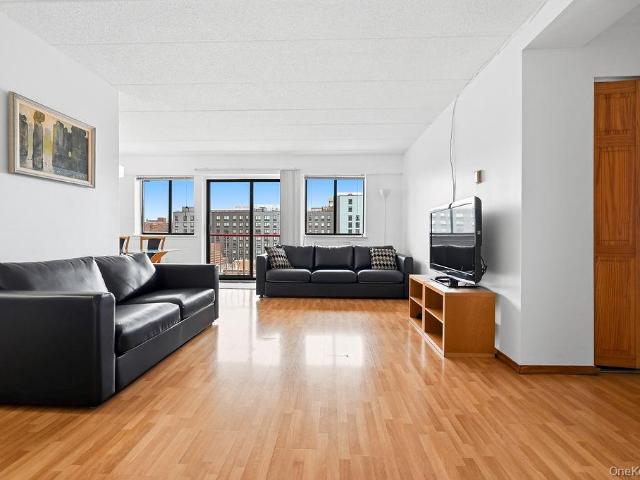 133 3 st Road, Unit 7F | Compass