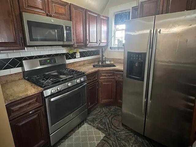 133 1 th Avenue, Queens, NY