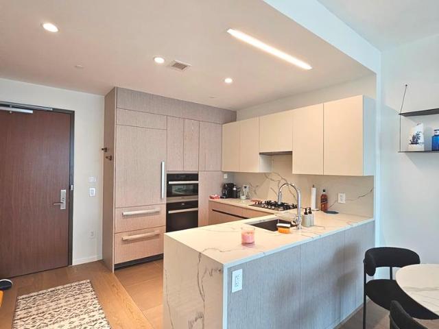 133 2 th Avenue 3N
