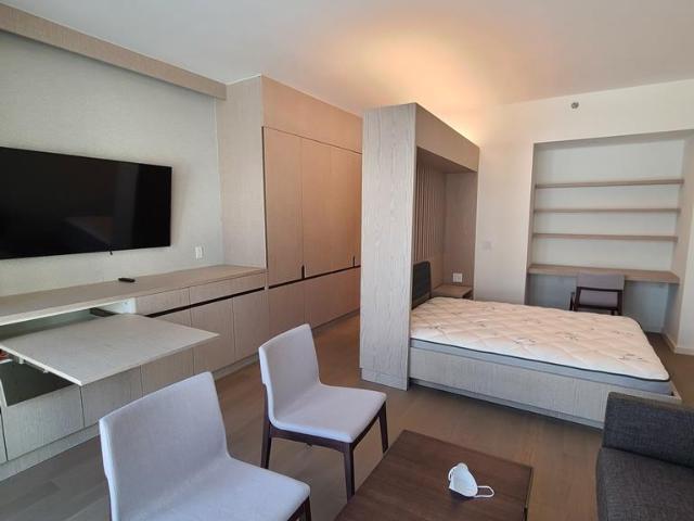 133 2 th Avenue 10B