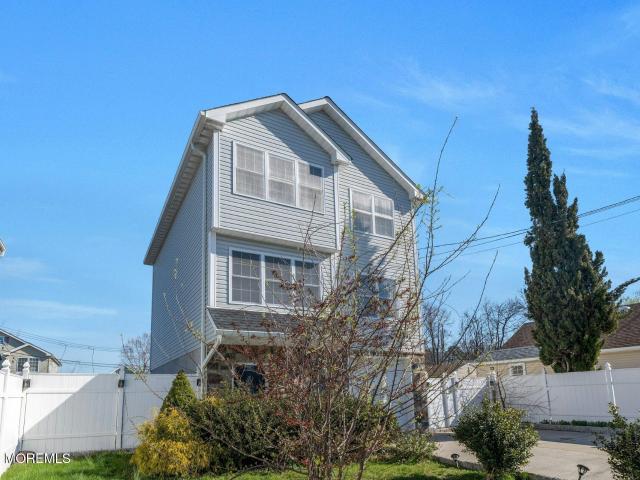 133 7th Street