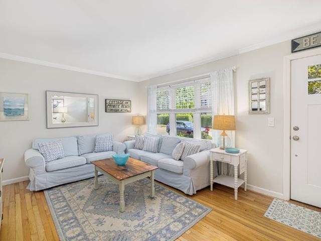 133 Carroll Ave, Newport, RI 02840 | MLS #1406
