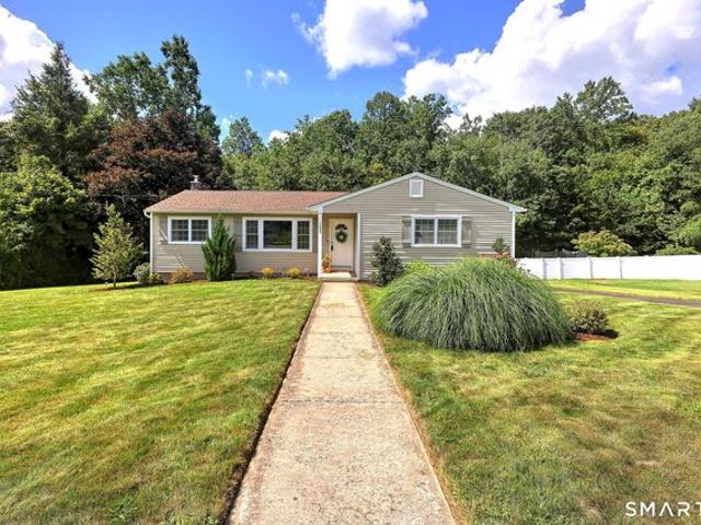 133 Algin Dr, Middlebury, CT 06762