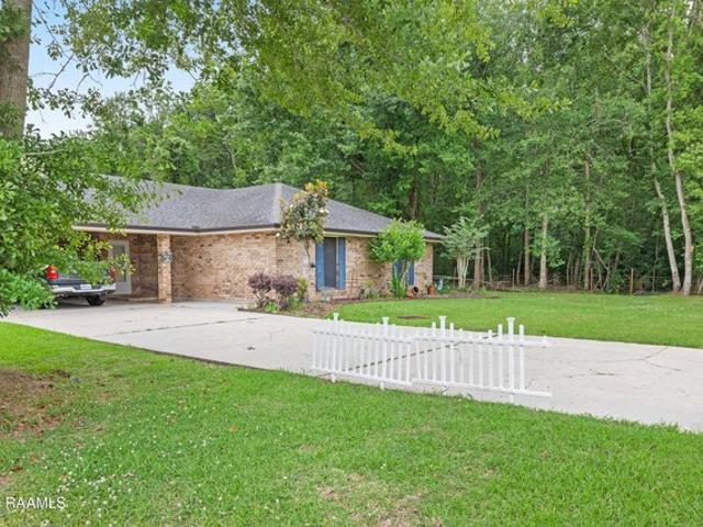 133 Avron Dr, Carencro, LA 70520