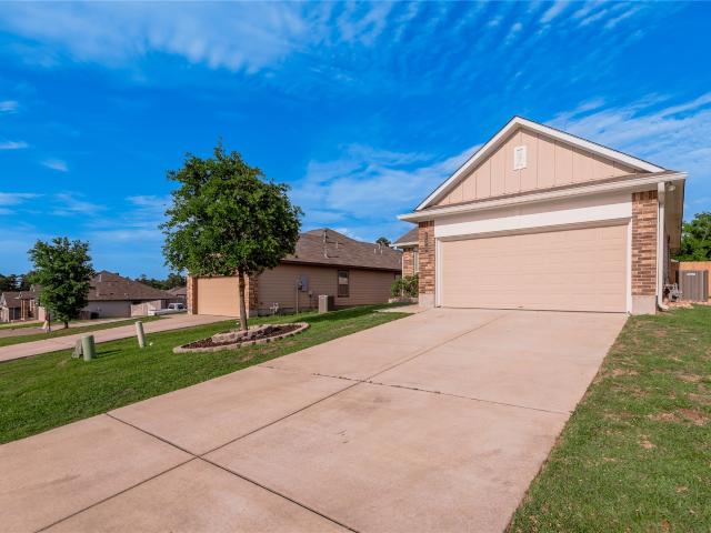 133 Bates Ct, Huntsville, TX 77320 | MLS #77845 | Compass
