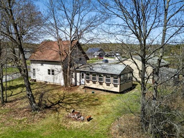 133 Gardiner Rd, Wiscasset, ME 04578