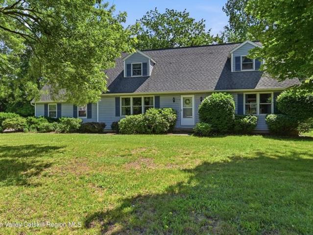133 Grandview Dr, Valatie, NY 12184