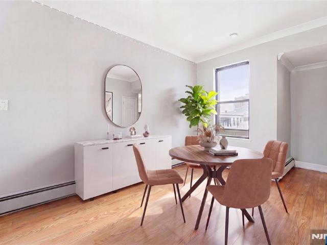 133 Grand Street # 401